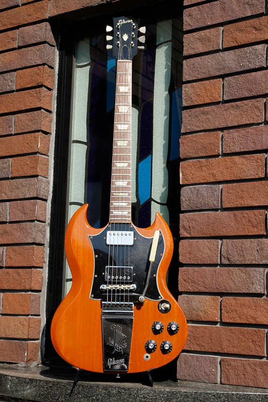 兄弟に見える？ B.C. Rich SeagullとGibson SG | Vintage Maniacs